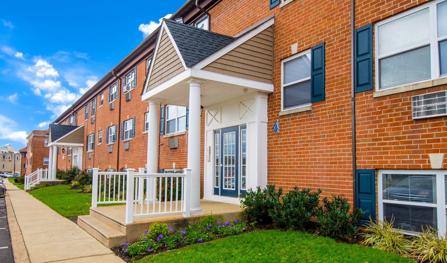 Photos – Ashley Court Apartments